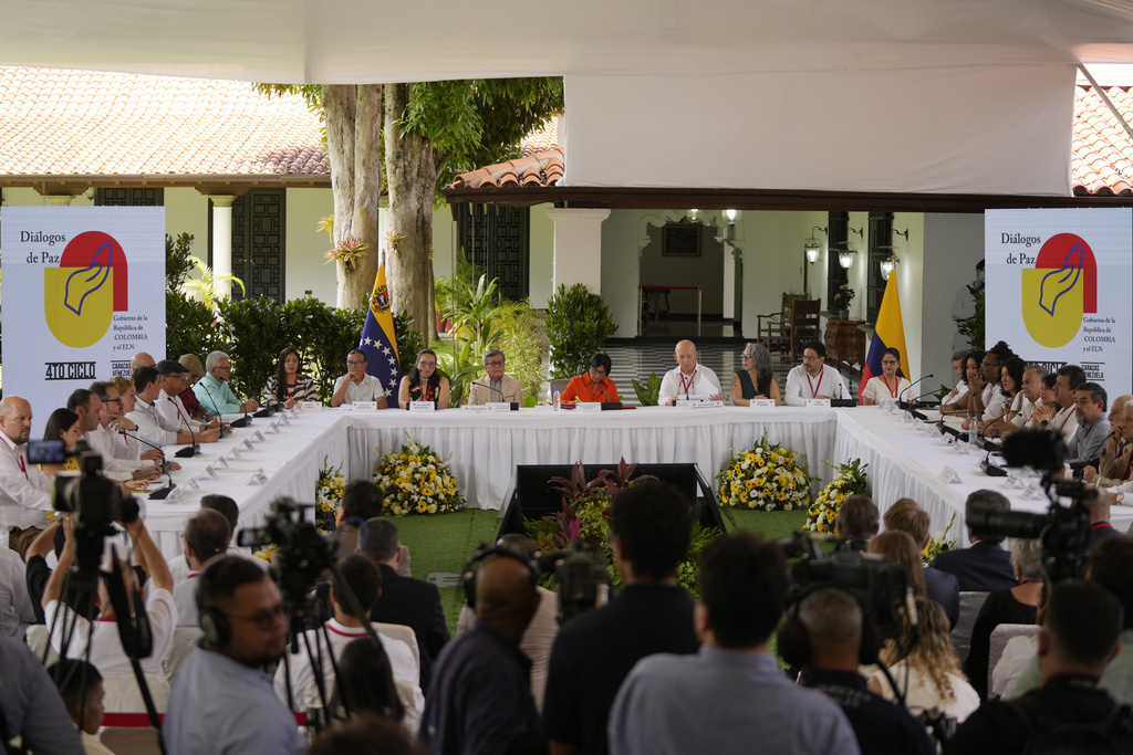 Gobierno Colombiano Y Eln Comienzan Nuevo Ciclo De Diálogo De Paz En